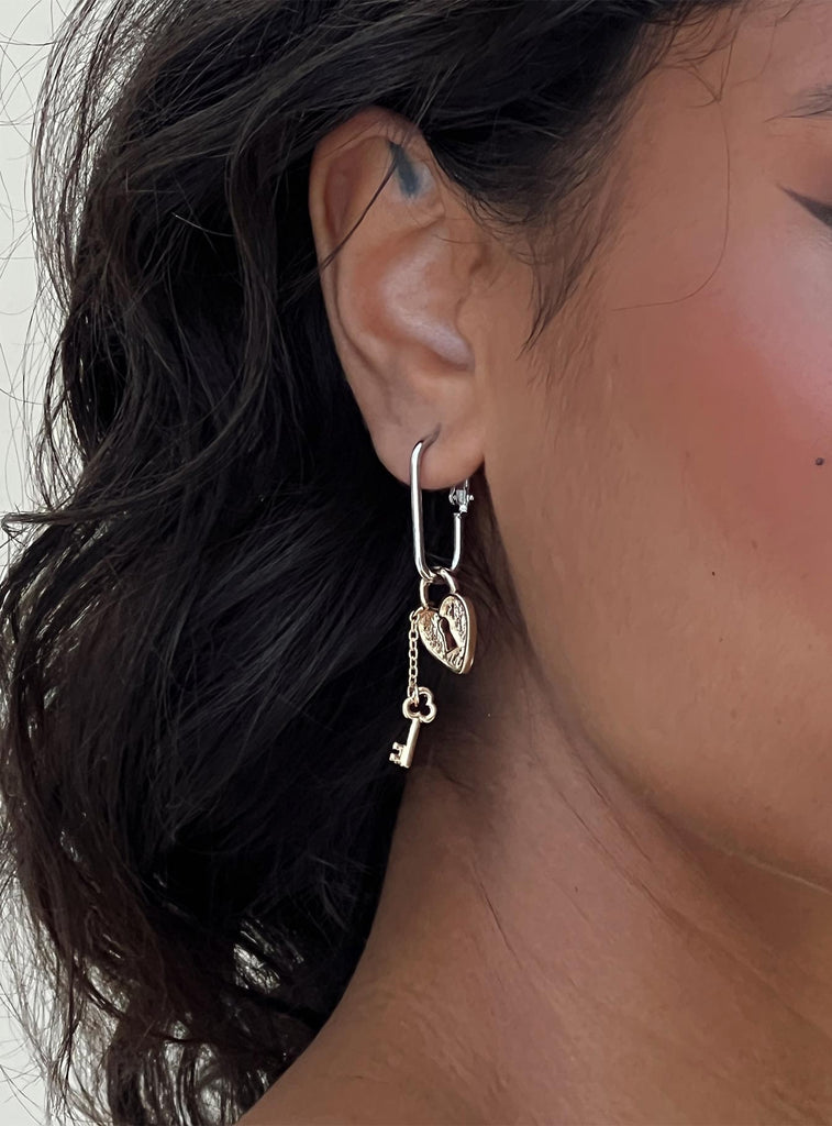 Lock & Key Earrings Gold | Princess Polly