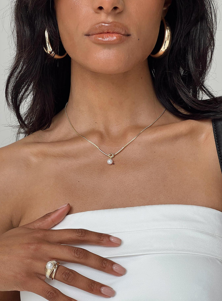 Dais Necklace Gold | Princess Polly USA