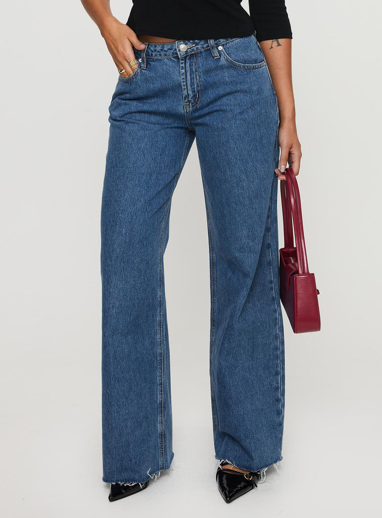 Darla Low Rise Straight Jean Mid Wash