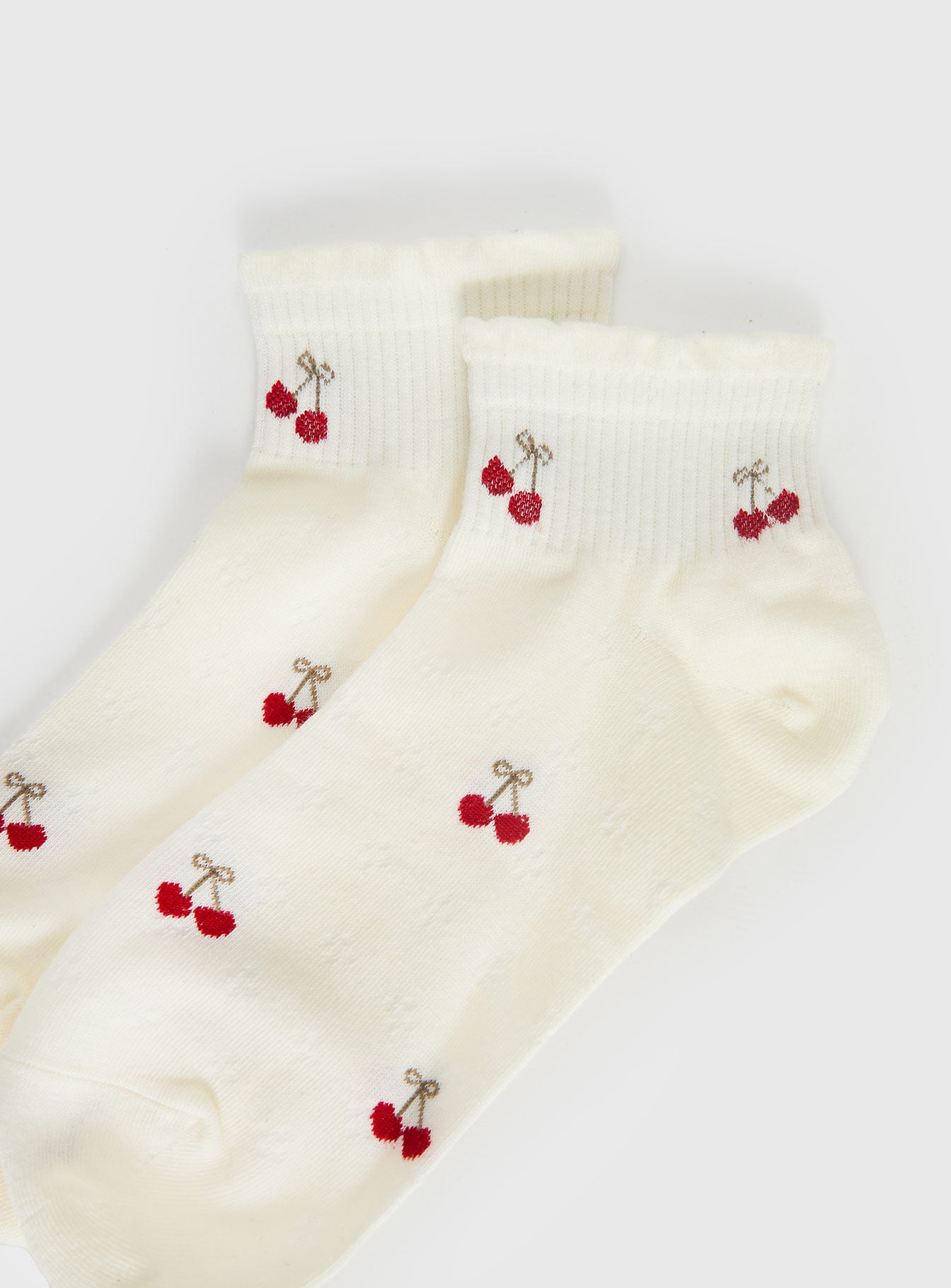 Vesira Frill Socks Cherry | Princess Polly