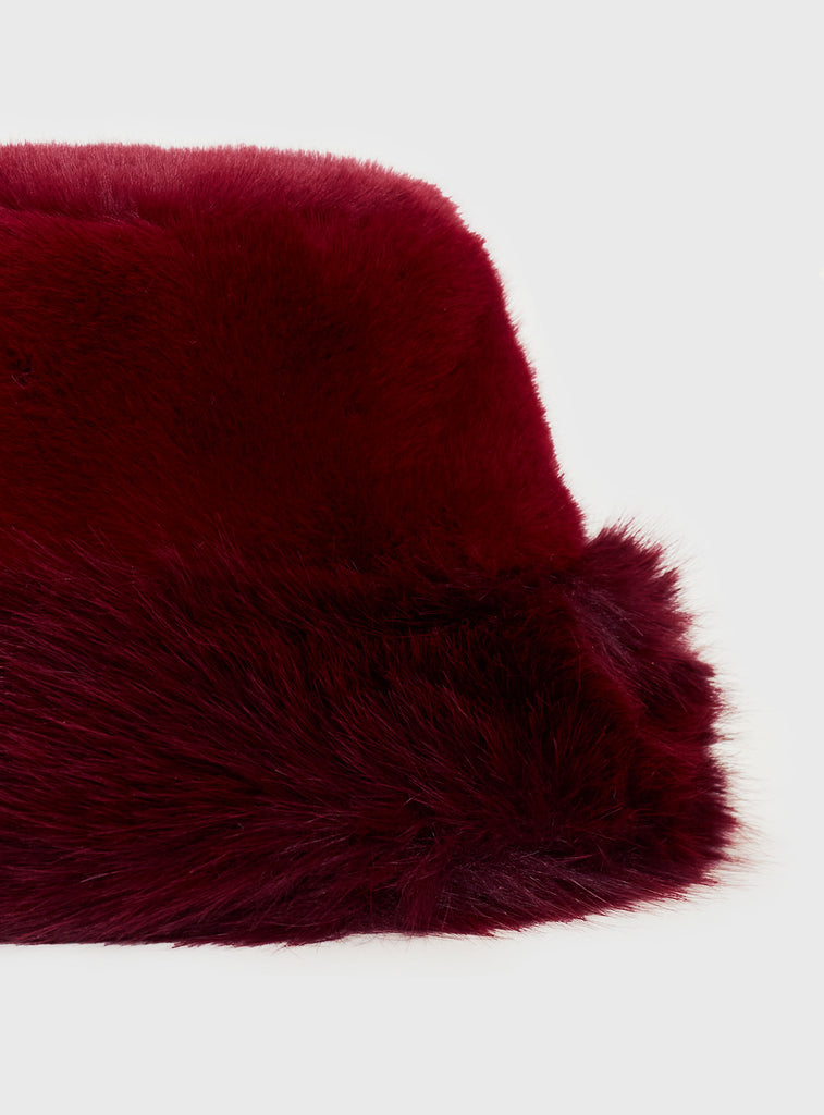 Avaah Fluffy Hat Red | Princess Polly