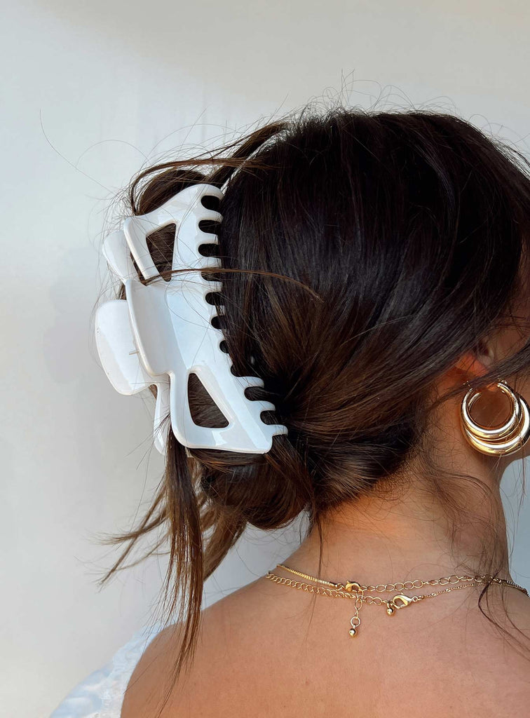 Erma Hair Clip White | Princess Polly