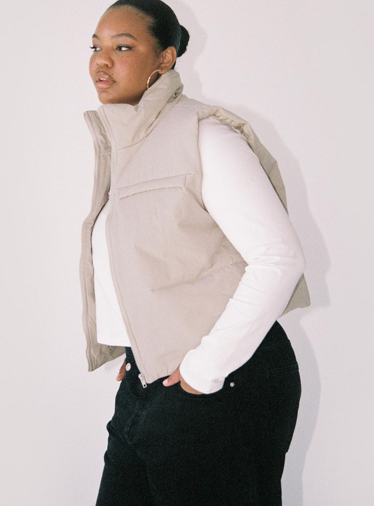 Kirby Puffer Vest Cream Curve | Princess Polly