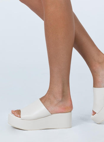 Britta Platform Heels Beige | Princess Polly